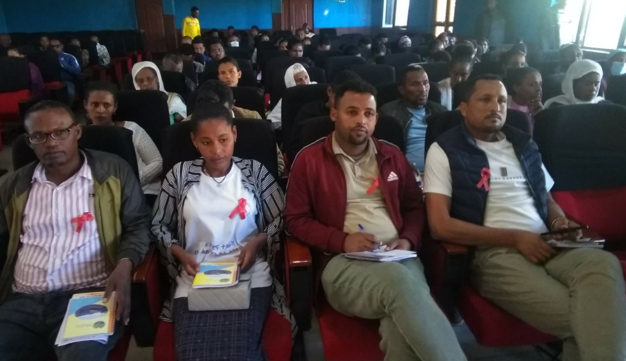 በደብረ ማርቆስ ከተማ የኤች አይቪ ኤድስን ለመከላከል የህበረተሰቡ ግንዛቤ የማሳደግ ተግባር እየተከናወነ ነው ...