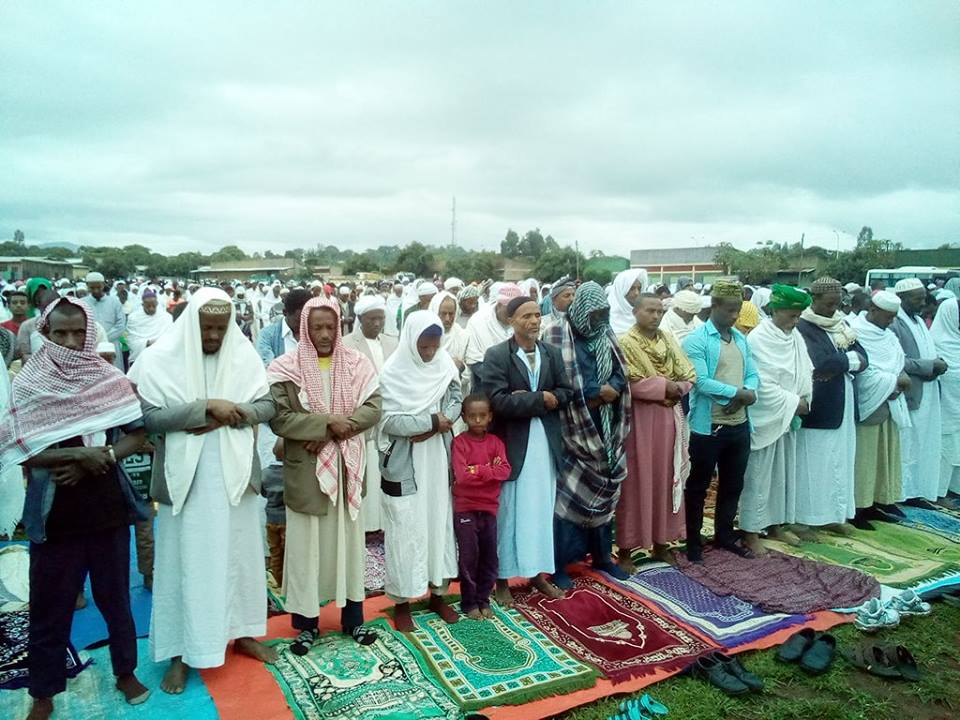 ሙስሊሙ የአረፋ በዓልን ሲያከብር የተቸገሩትን በመርዳት መሆን አለበት - ኢዜአ አማርኛ - ENA