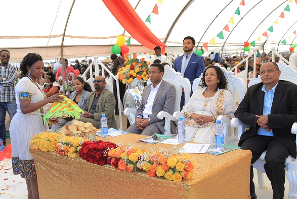በመዲናዋ አዘጋጅነት የሚካሄደው 13ተኛው የብሄሮች ብሄረሰቦችና ህዝቦች በዓል ዋዜማው በደማቁ እየተከበረ ነው ...