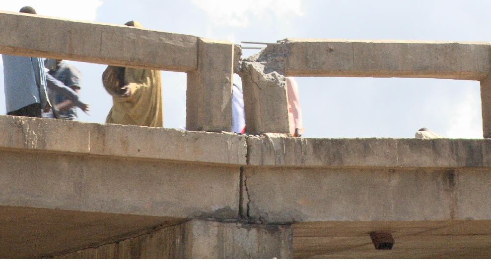 በድልድይ መሰንጠቅ የሀረር ጅግጅጋ መንገድ ተቋረጠ - ኢዜአ አማርኛ - ENA