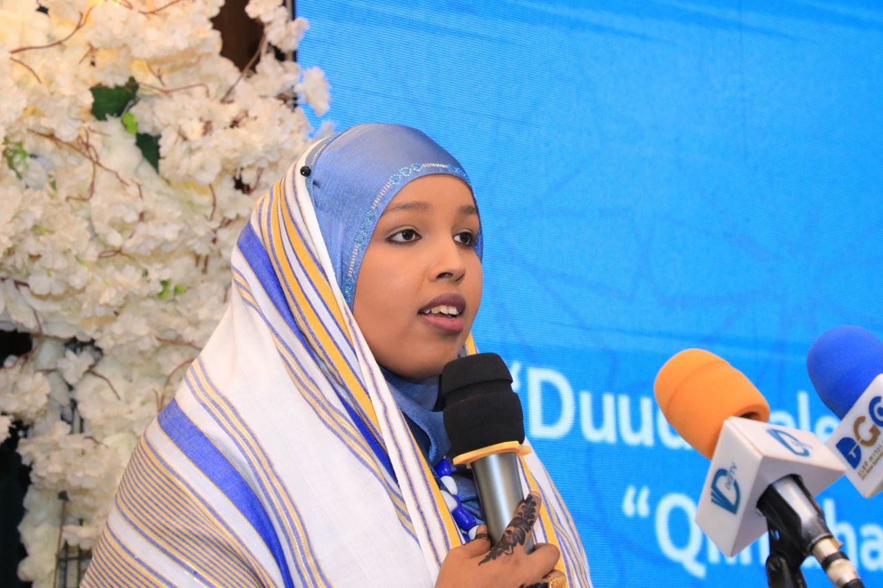 ህብረ ብሔራዊ አንድነታችንን በማፅናት የጀመርነውን ተስፋ ሰጪ የብልፅግና ጉዞ ዕውን ለማድረግ እንረባረባለን - አፈጉባኤ ወይዘሮ ፈትህያ አደን - ኢዜአ ...