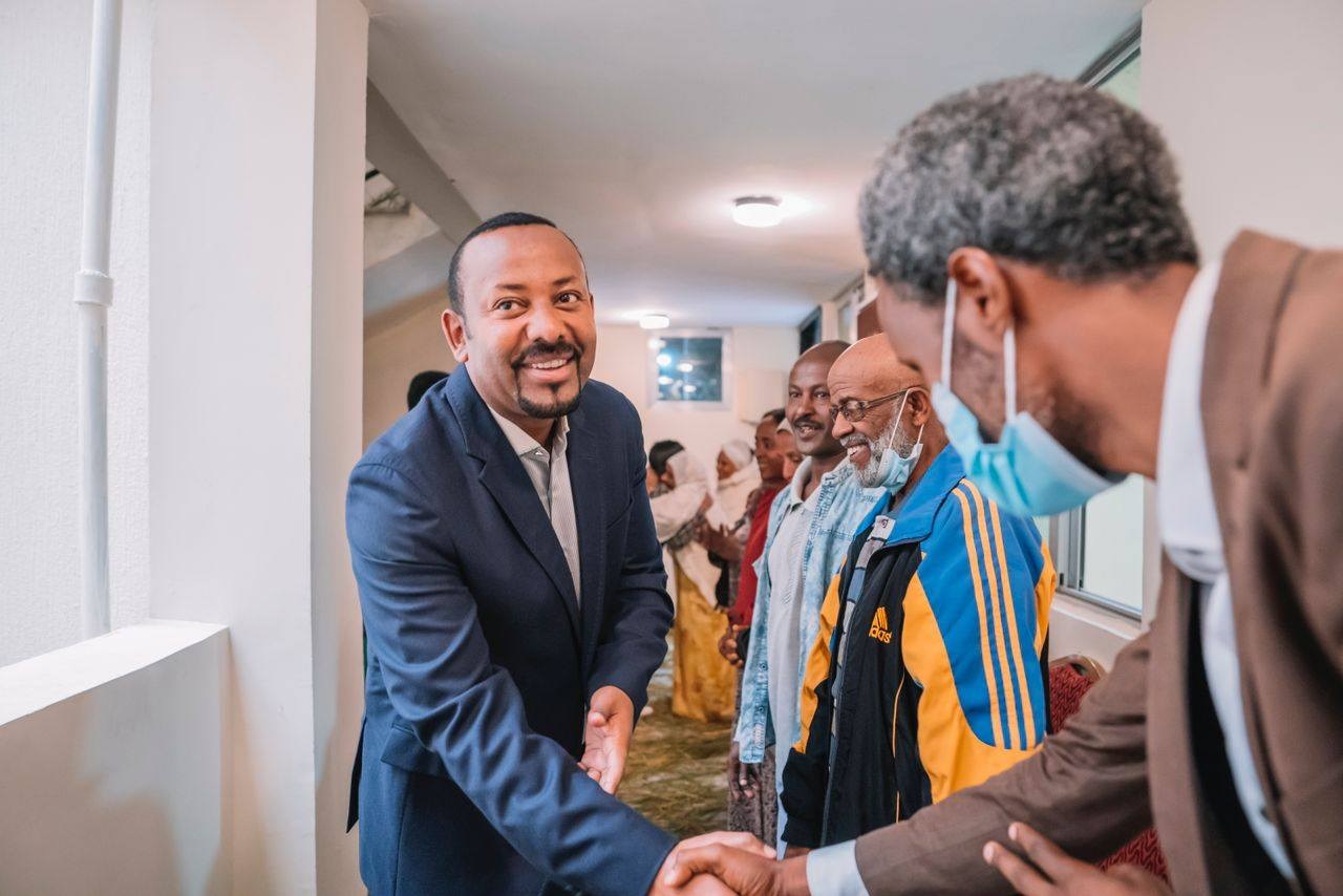 PM Abiy, First Lady Zinash Hand over Keys to Homes Renovated over Rainy ...