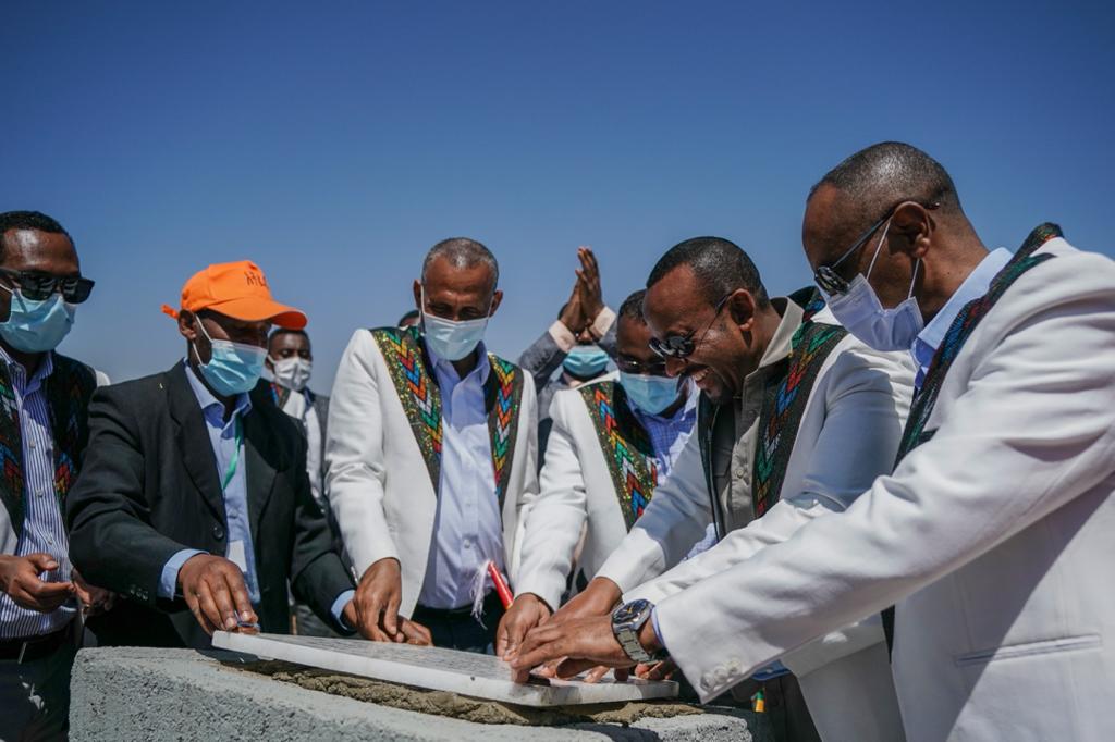 PM Abiy Launches Two Road Projects in Amhra Region - ENA English - ENA