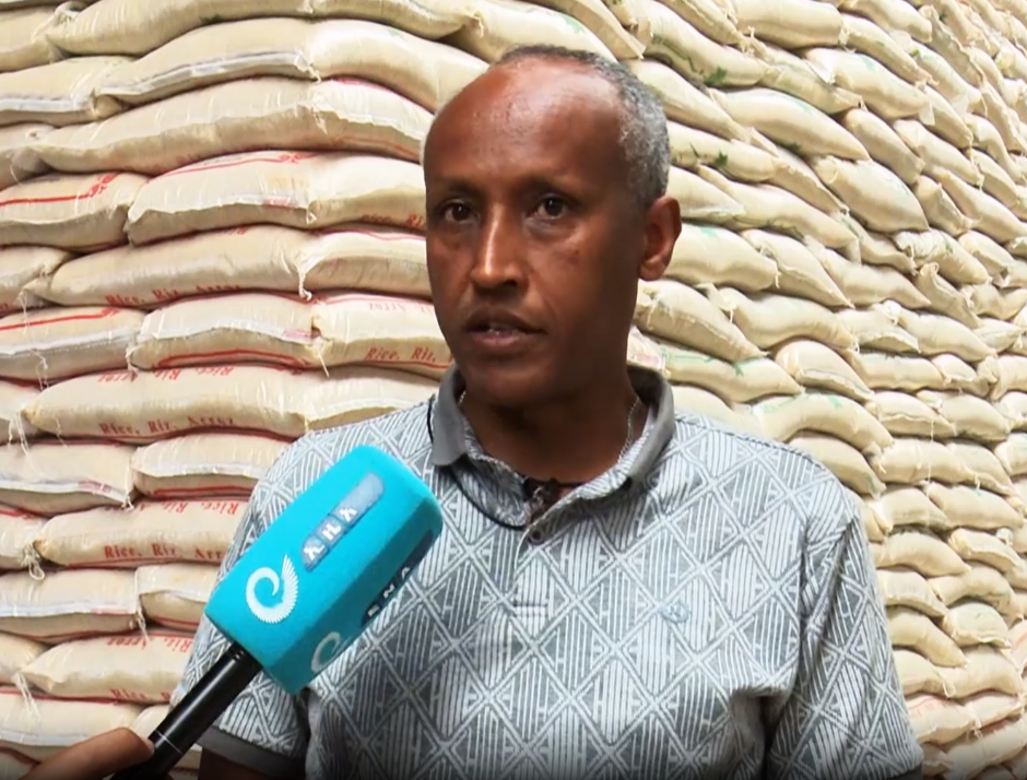EDRMC Transporting Grain, Nutritious Foods to Needy People in Tigray ...