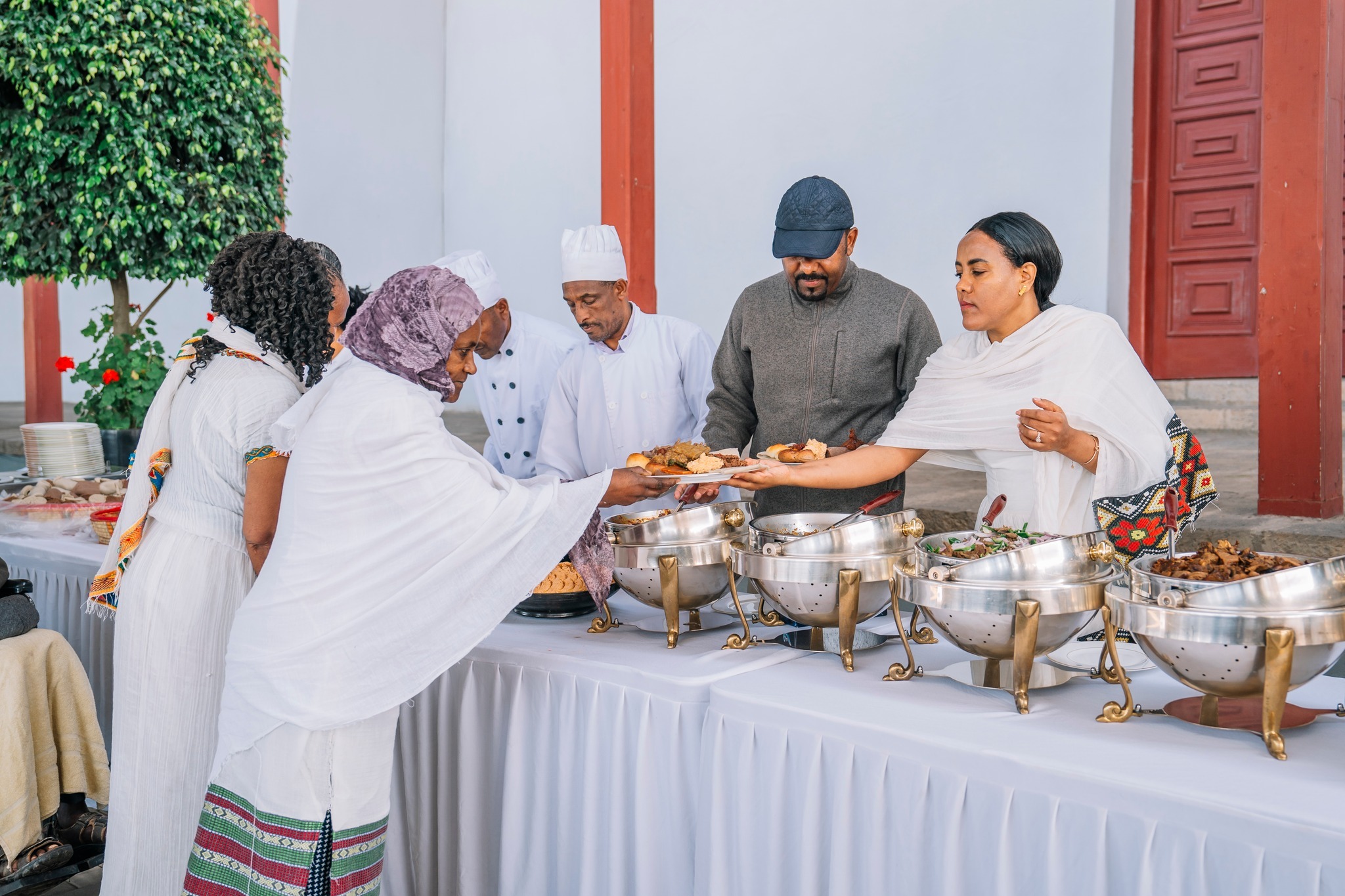 PM Abiy, First Lady Zinash Host Easter Meal For Low Income Households ...