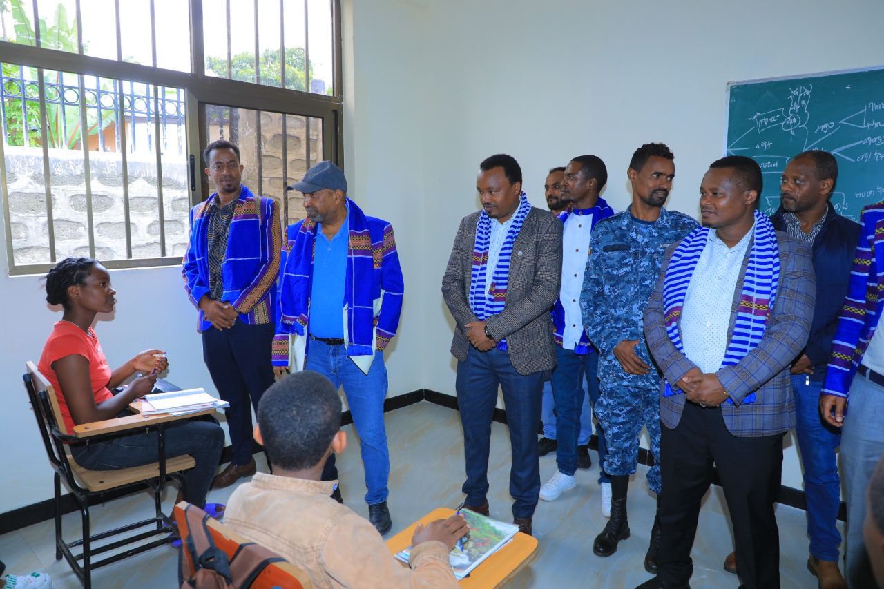 Ministirri barnootaa mana barumsaa bultii Daraaroo Magaalaa Diillaatti ...