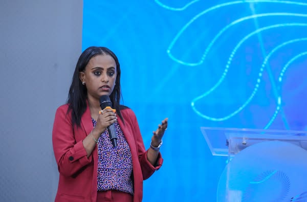 Warqaan eenyumma dijitaalaa Faayidaa Itiyoophiyaarra darbee walitti ...