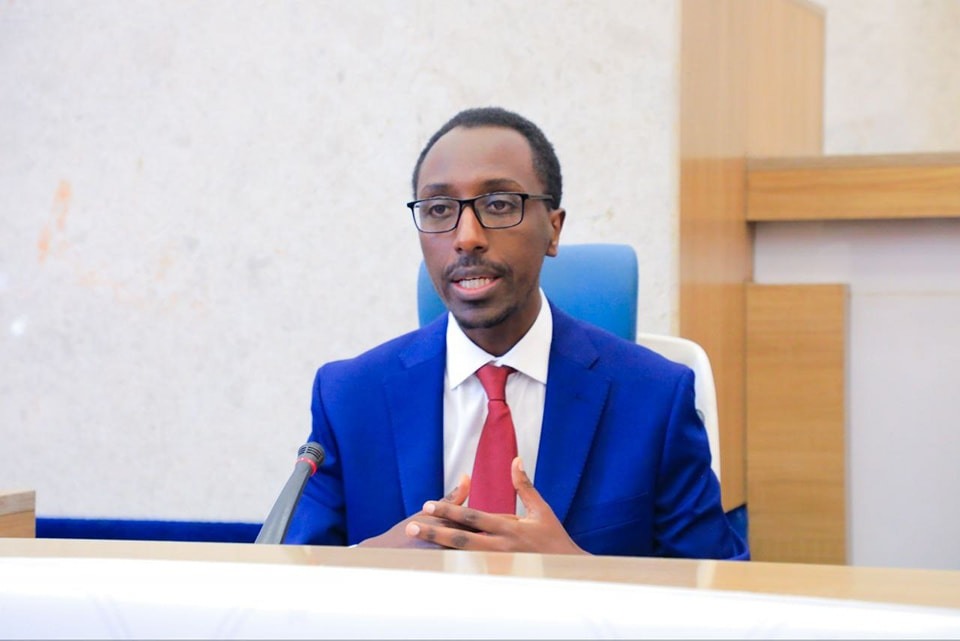 Le ministre des affaires étrangères Gedion a souligné la nécessité de ...