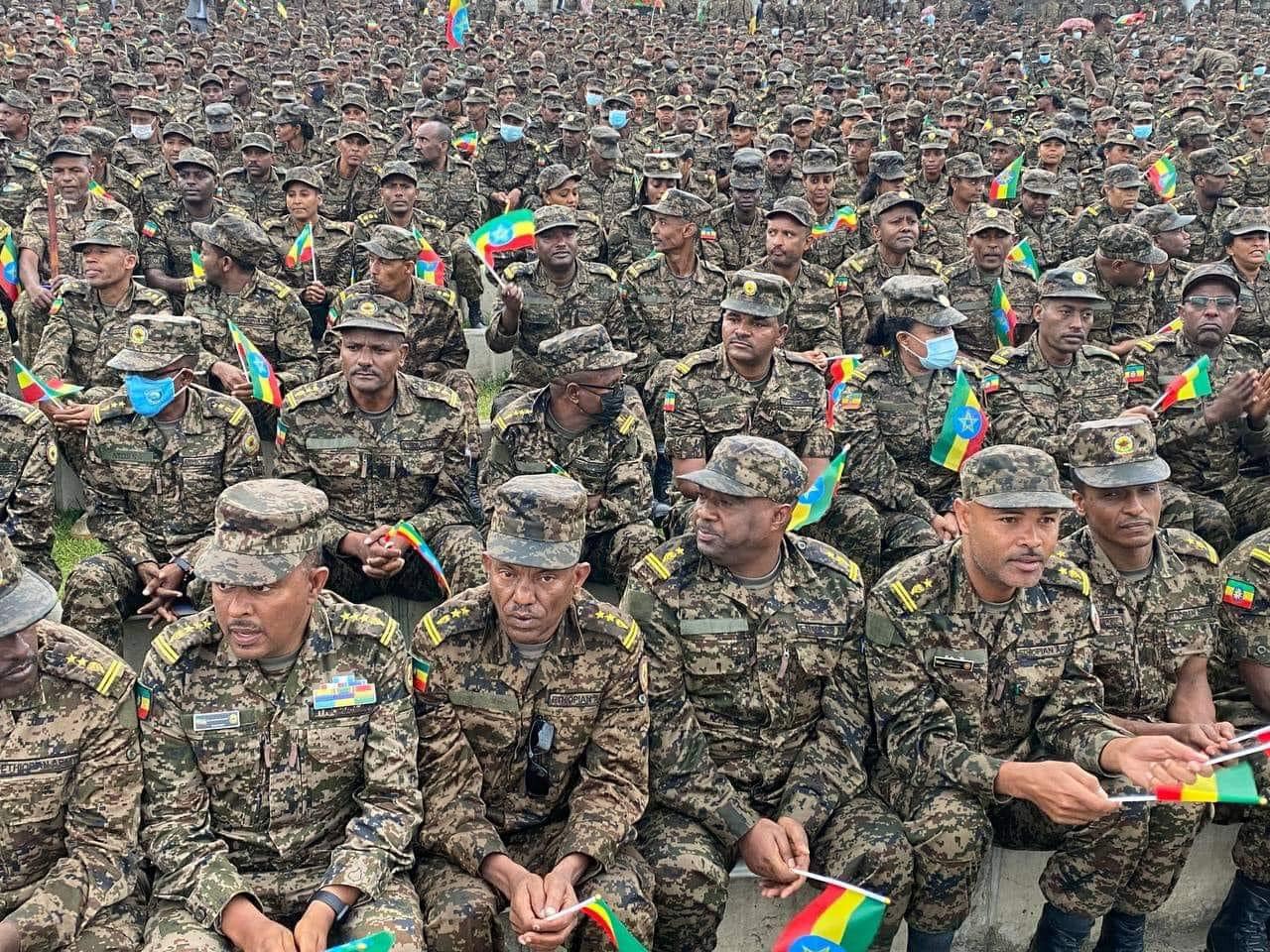 መበል 116 መዓልቲ ሰራዊት ምክልኻል ፌዴሪኢ ኣብ መስቀል ኣደባባይ - ኢዜአ ትግርኛ - ENA