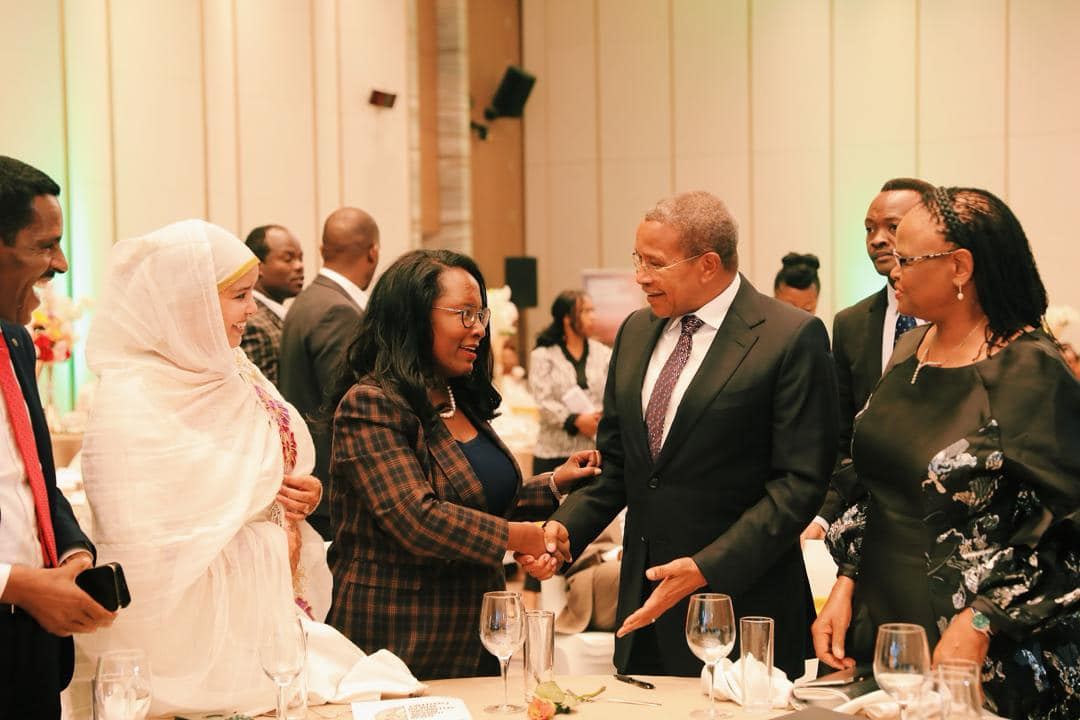 Mayor Adanech Wins African Leadership Award - ENA English - ENA