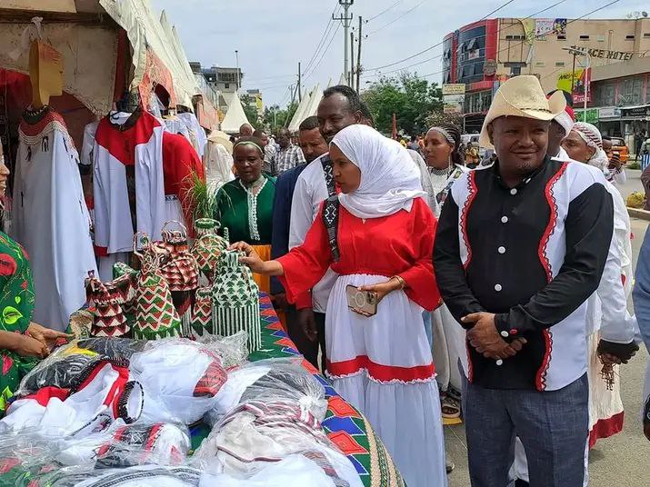 Ayyaana Irreechaa akkaata duudhaa sirna Gadaa eegeen kabajuuf ...