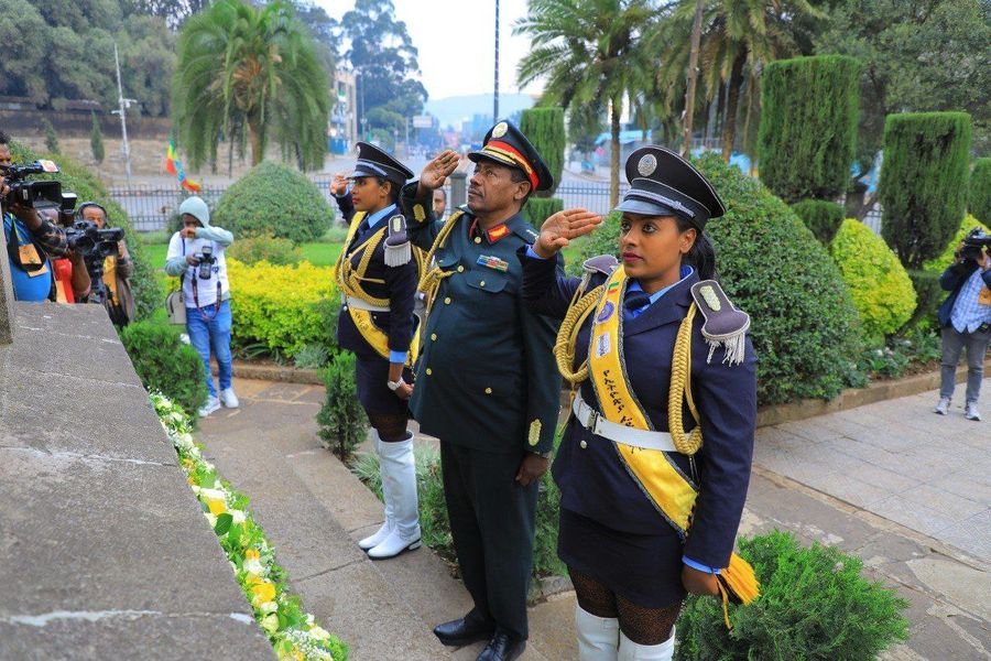Hooggantoonni olaanoo mootummaa siidaa yaadannoo Miniliik lammaffaa ...